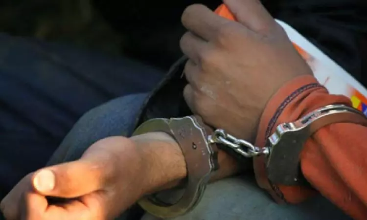 Cops get bribe to save accused from swindling case; arrested