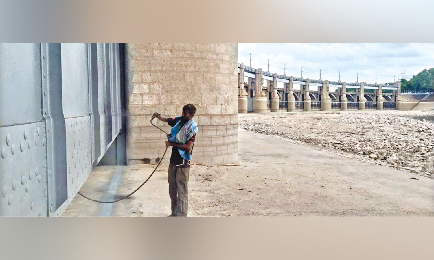 Discharge from Mettur dam to Delta increased by 1,000 cusecs