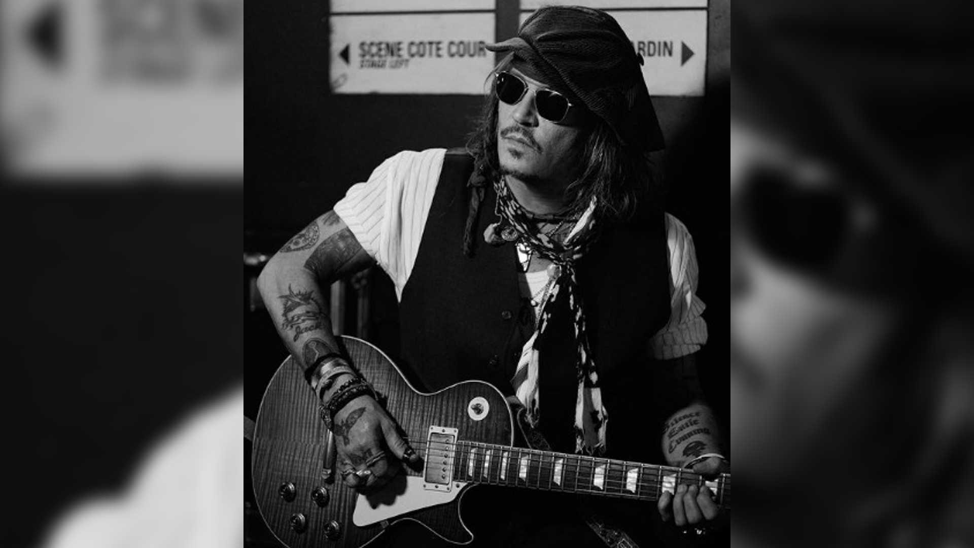 Johnny Depp takes stage with his band Hollywood Vampires