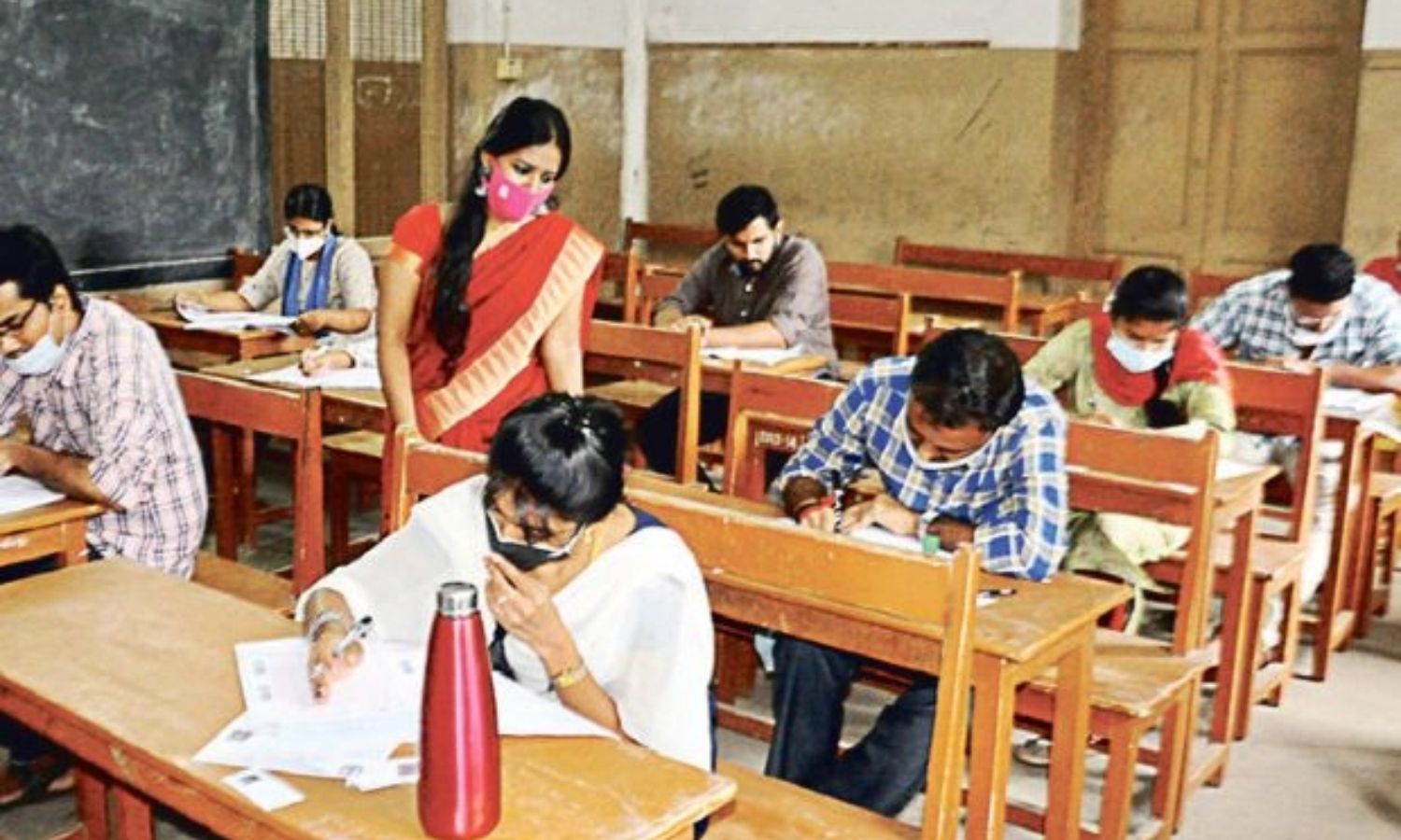 Candidates applied for DEO exam can download hall tickets: TRB