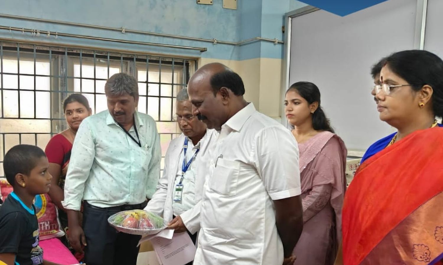 13 people admitted to Ponneri GH for food poisoning