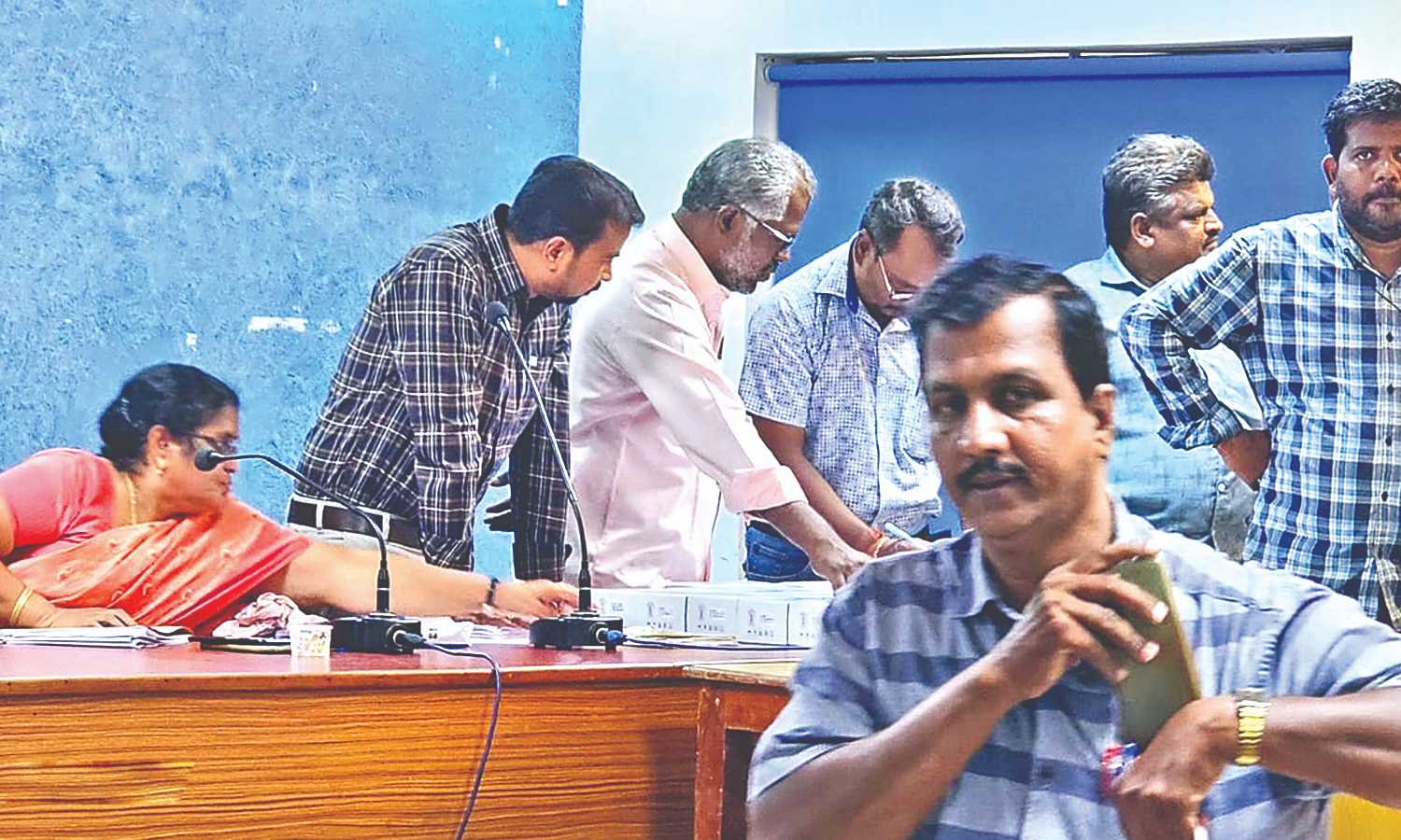 Vellore officials keep media out of POS distribution for Tasmac outlets