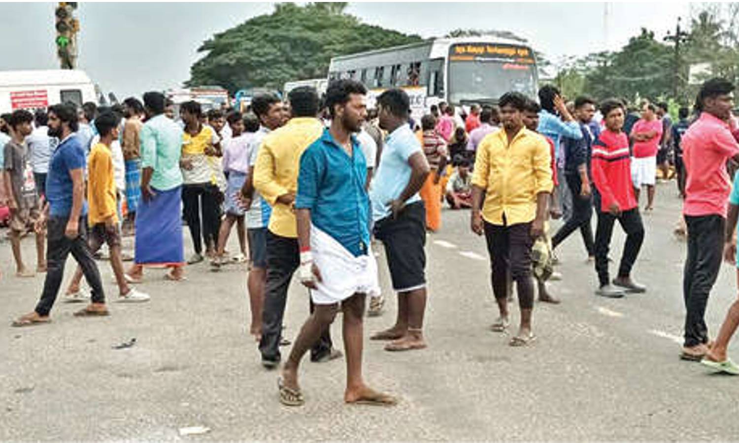 Residents block traffic on bypass with body of accident victim in Tiruchy