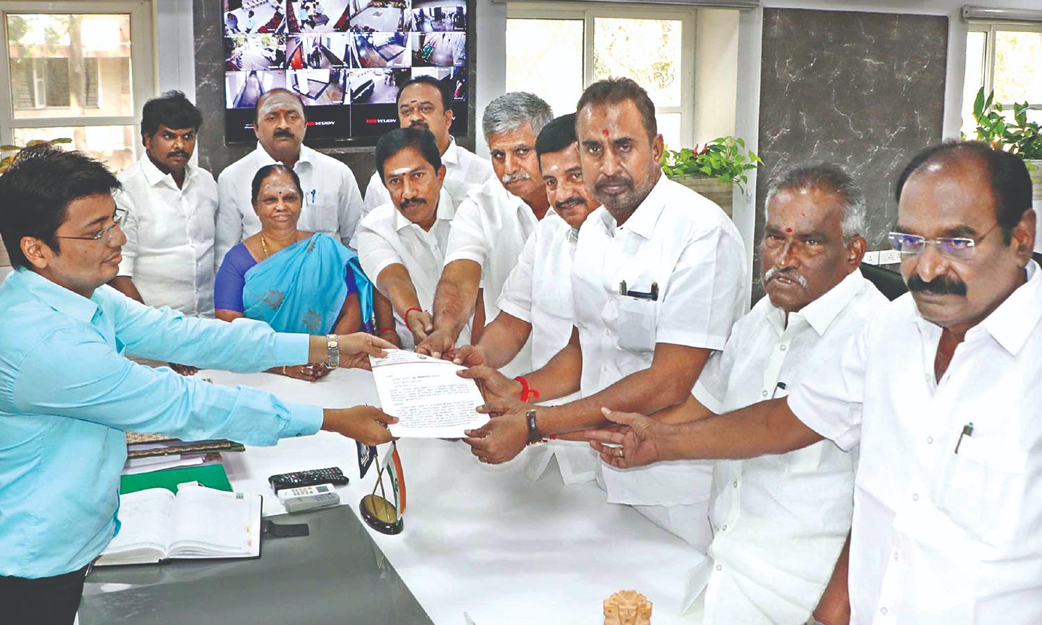 AIADMK leaders downplay party functionaries joining BJP