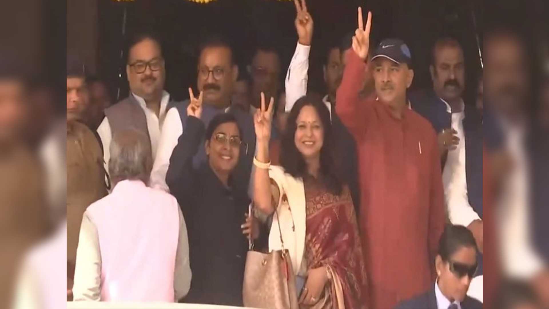 Legislators reach Bihar Vidhan Sabha ahead of trust vote of Nitish ...