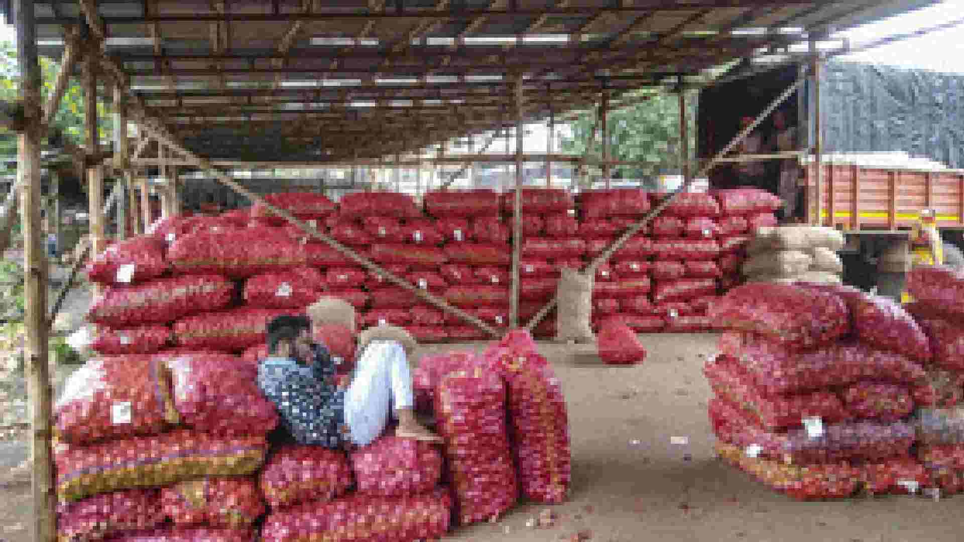 India permits 64,400 tonnes of onion exports to UAE, Bangladesh