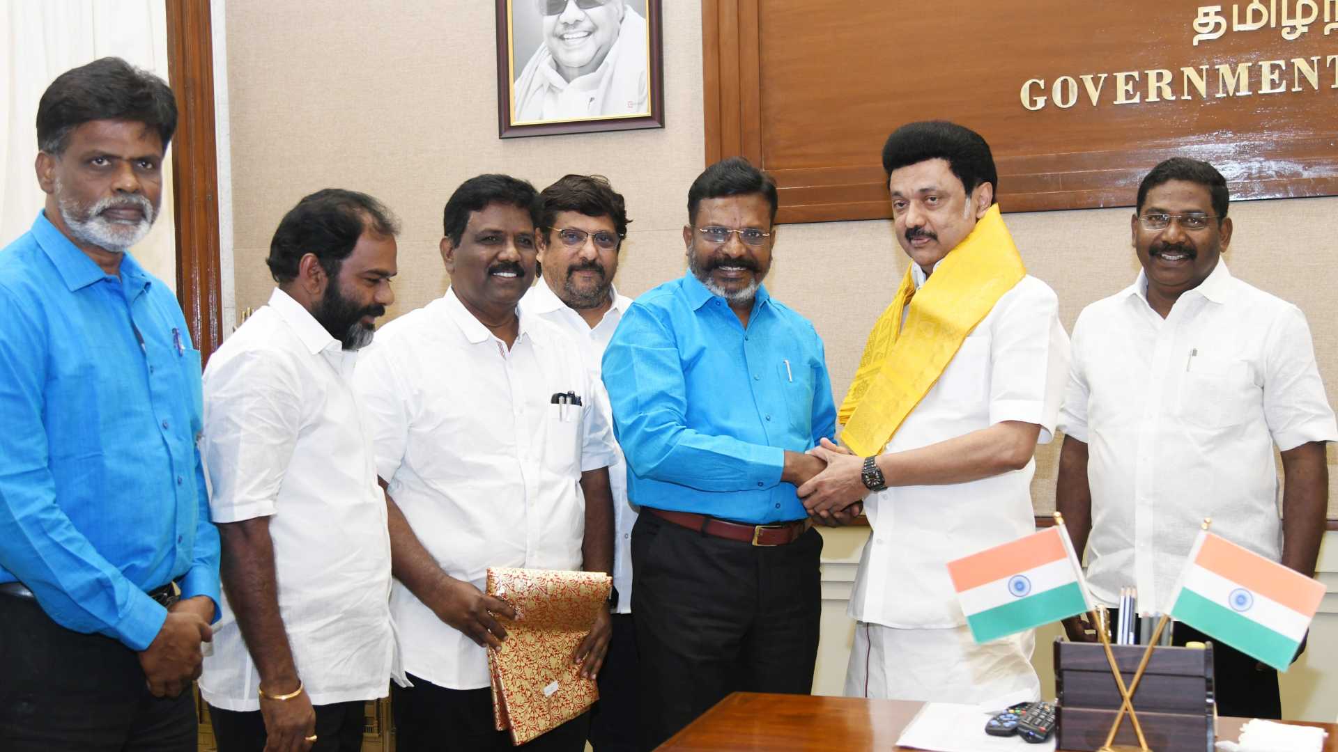 DMK seals poll pact with VCK, MDMK