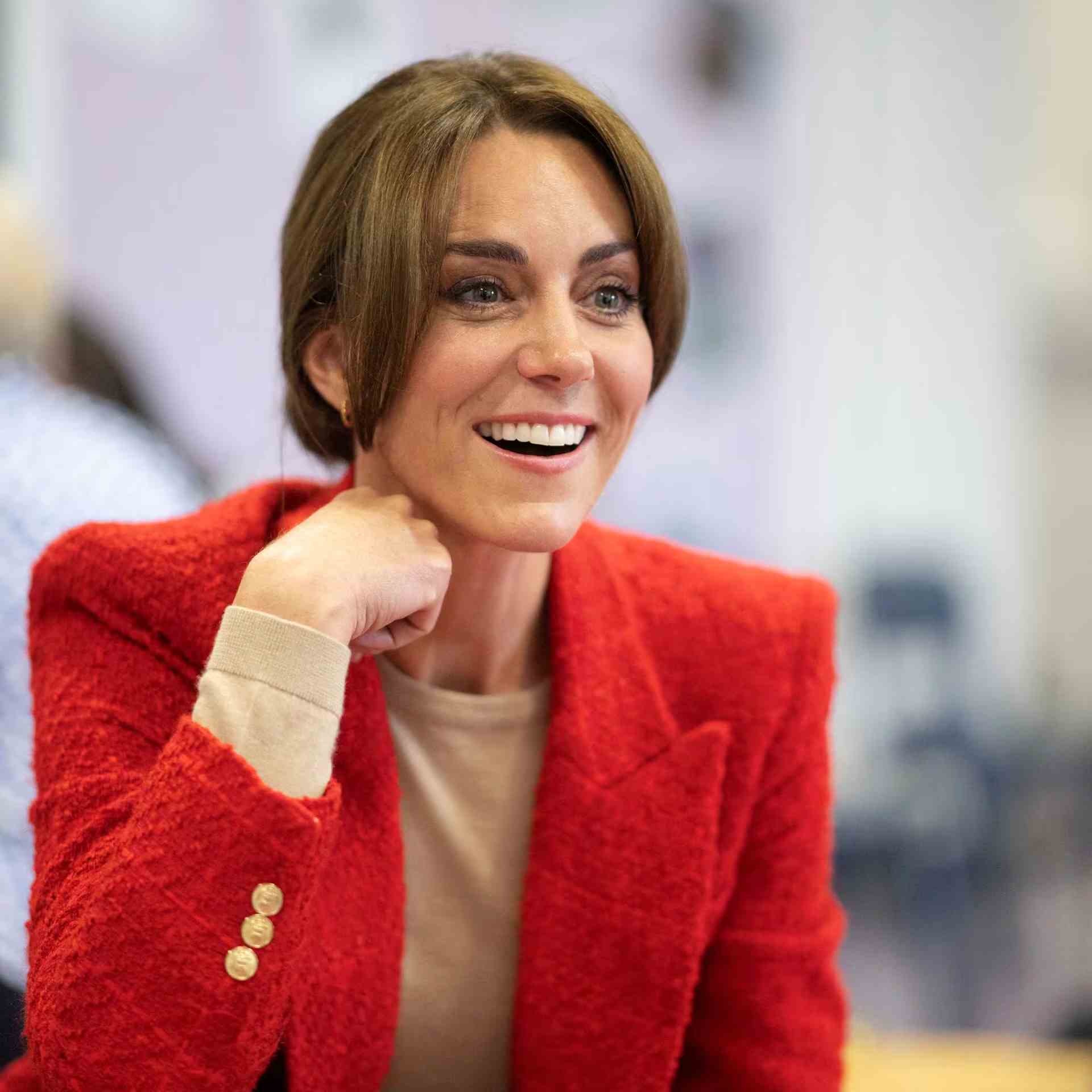 Kate Middleton apologizes for royal family photo ‘confusion’