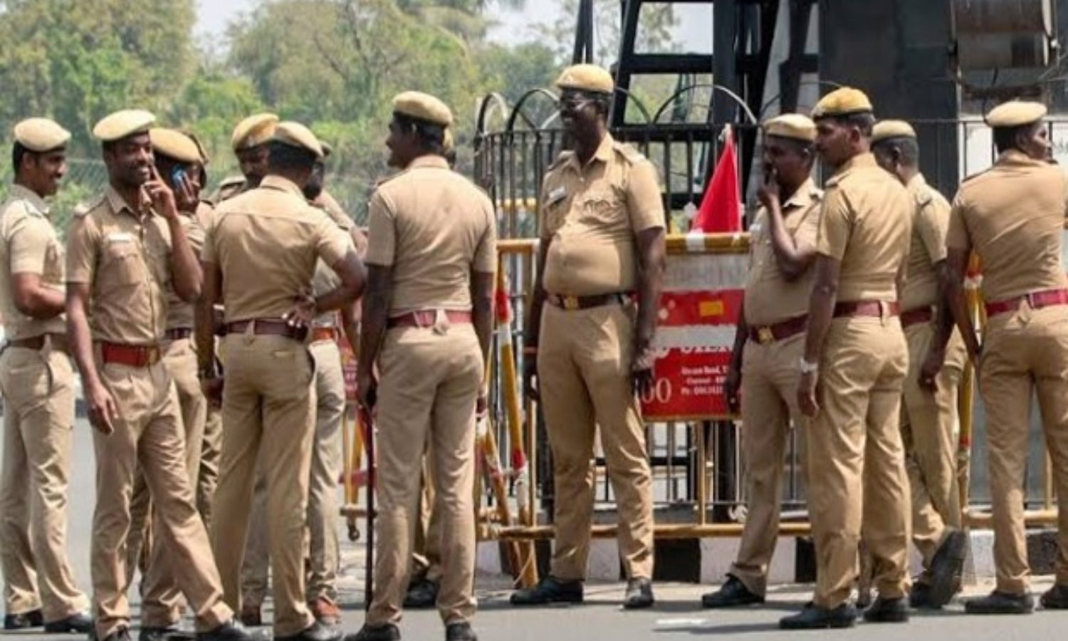 Nilgiris cops use mild force to disperse BJP-AIADMK cadres