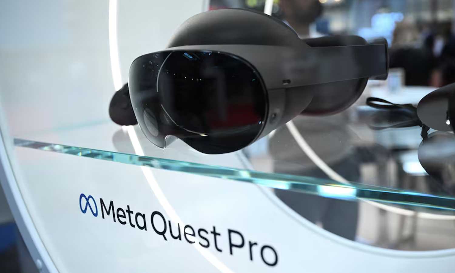 Meta opens Quest operating system to third-party device makers