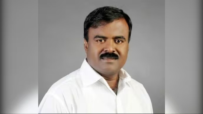 OPS holds DMK govt responsible for Tirunelveli Congress leader ...