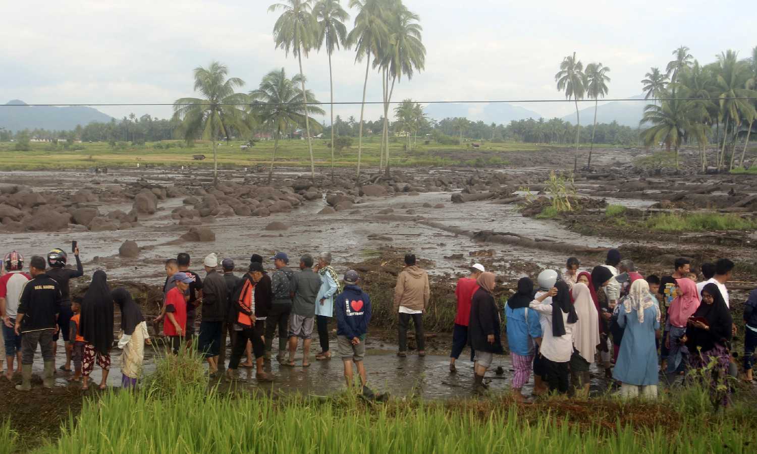 Flash floods and cold lava flow hit Indonesia's Sumatra island, killing ...
