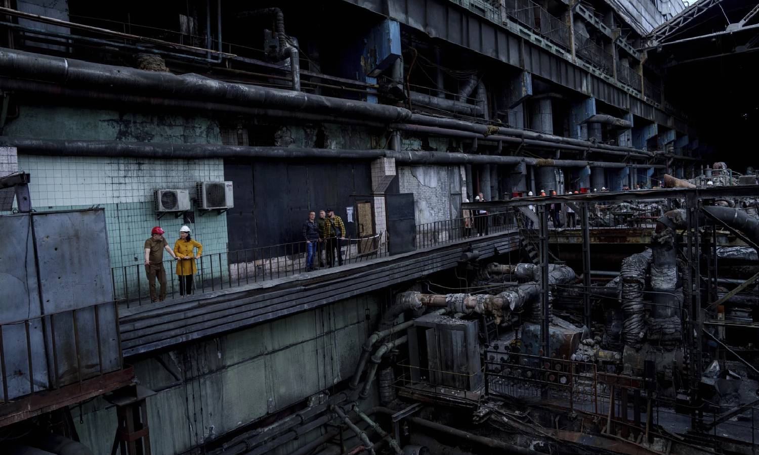 Russian attacks on Ukraine power grid touch Kyiv with blackouts ahead ...