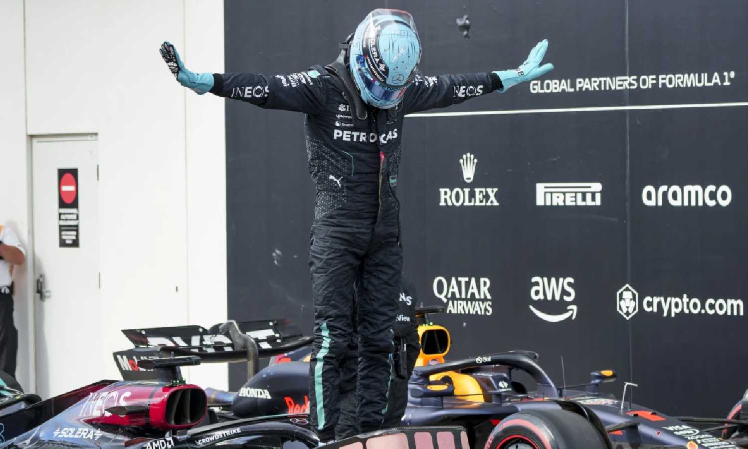 Russell takes Canadian Grand Prix pole, edging F1 points leader ...