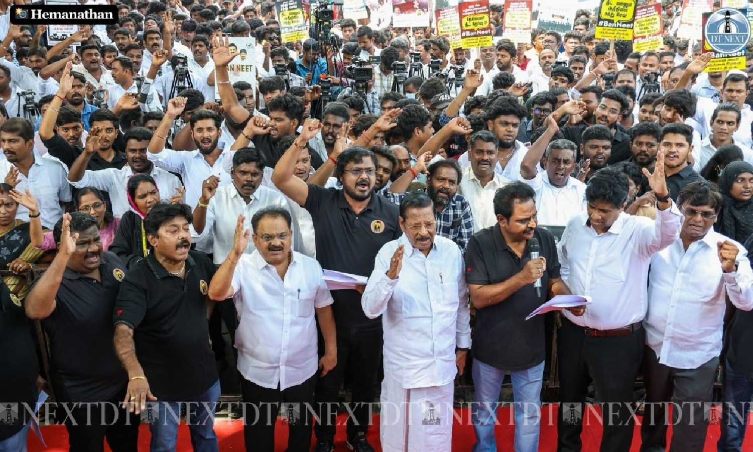 DMK students wing holds protest against NEET