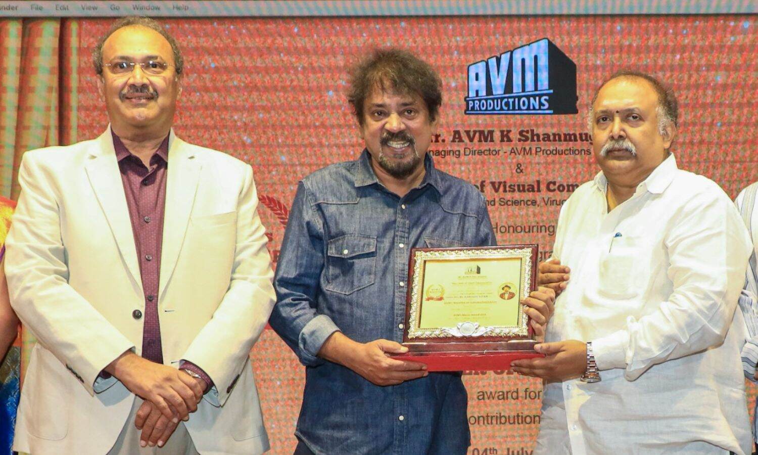 Santosh Sivan receives 'AVM’s Master of Cinematography Award'