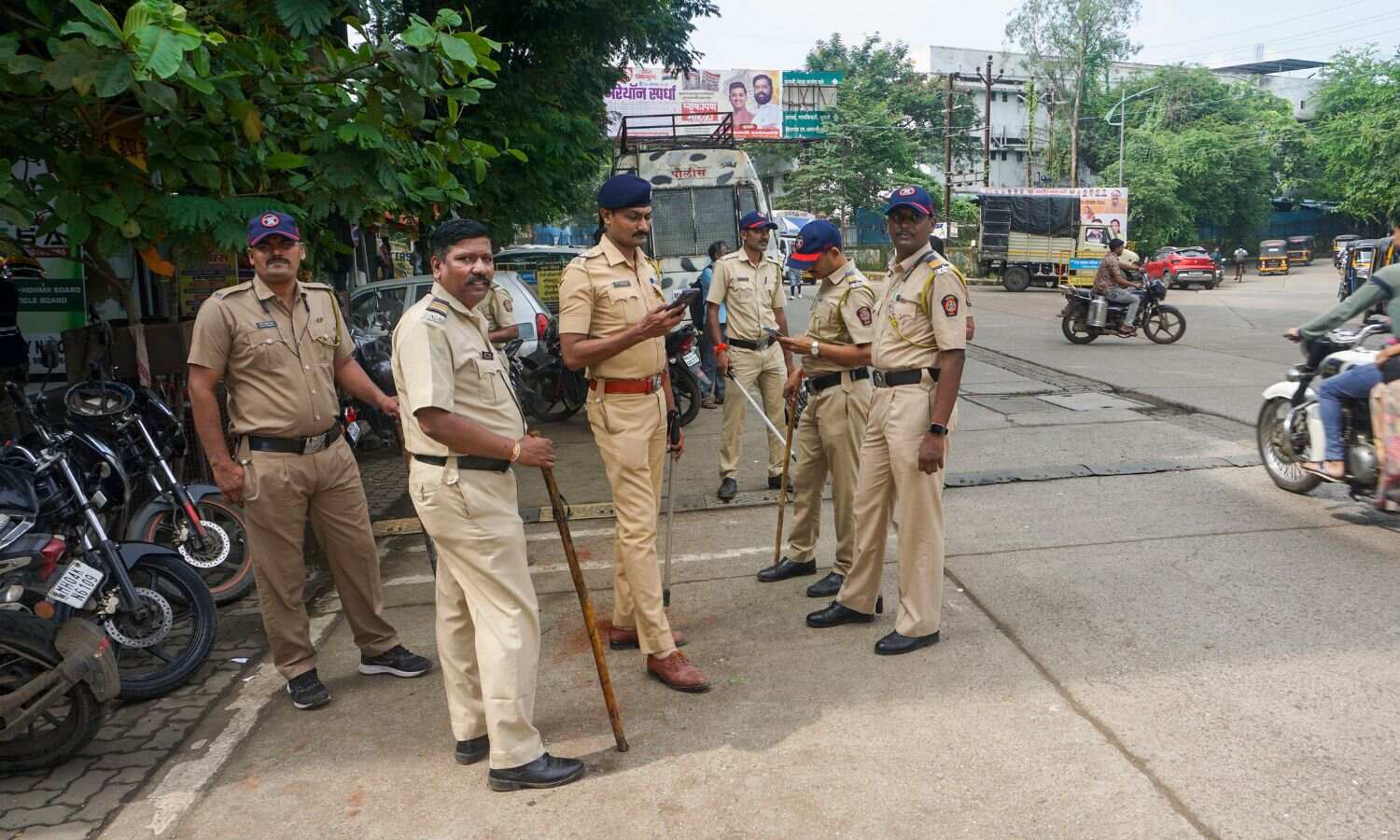 Internet suspended, 72 held in Badlapur post violence during protest ...