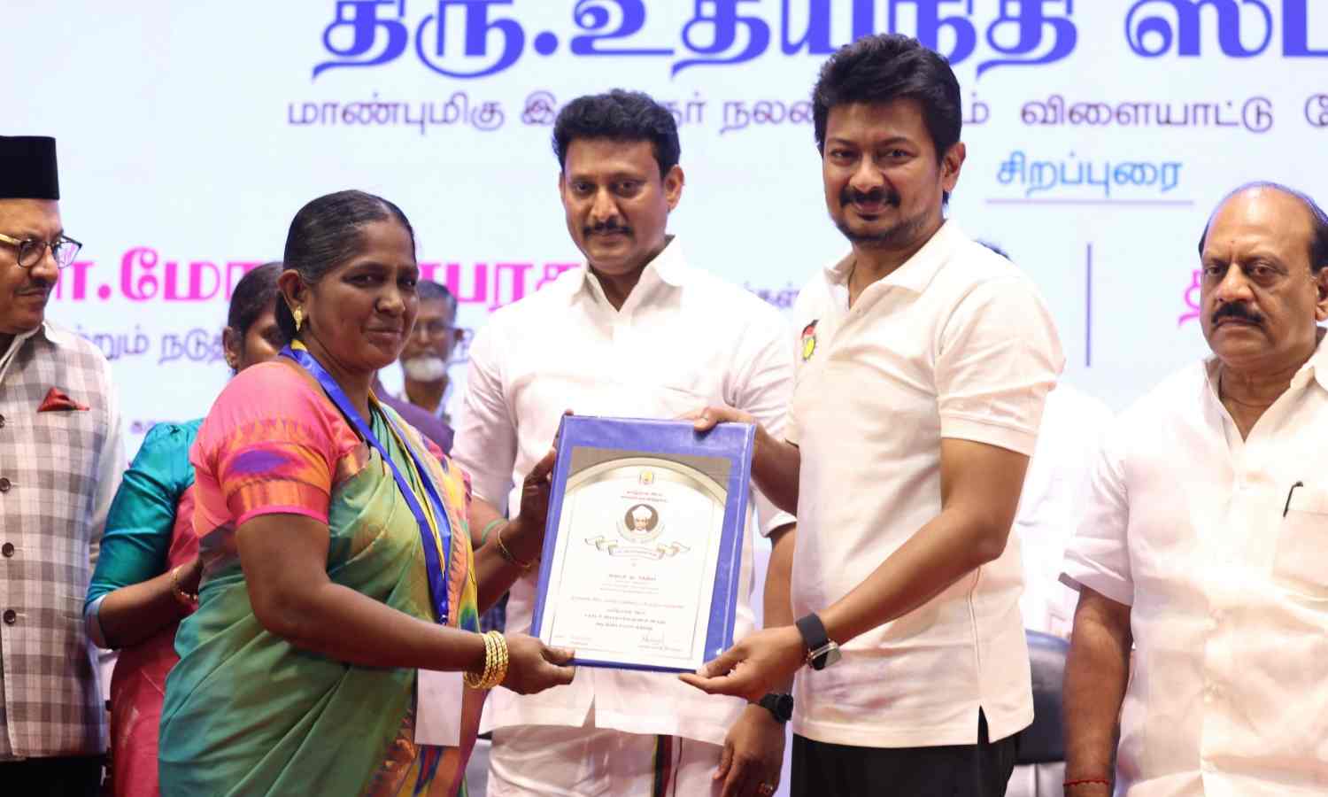 386 Tamil Nadu teachers honoured with Dr Radhakrishnan Award