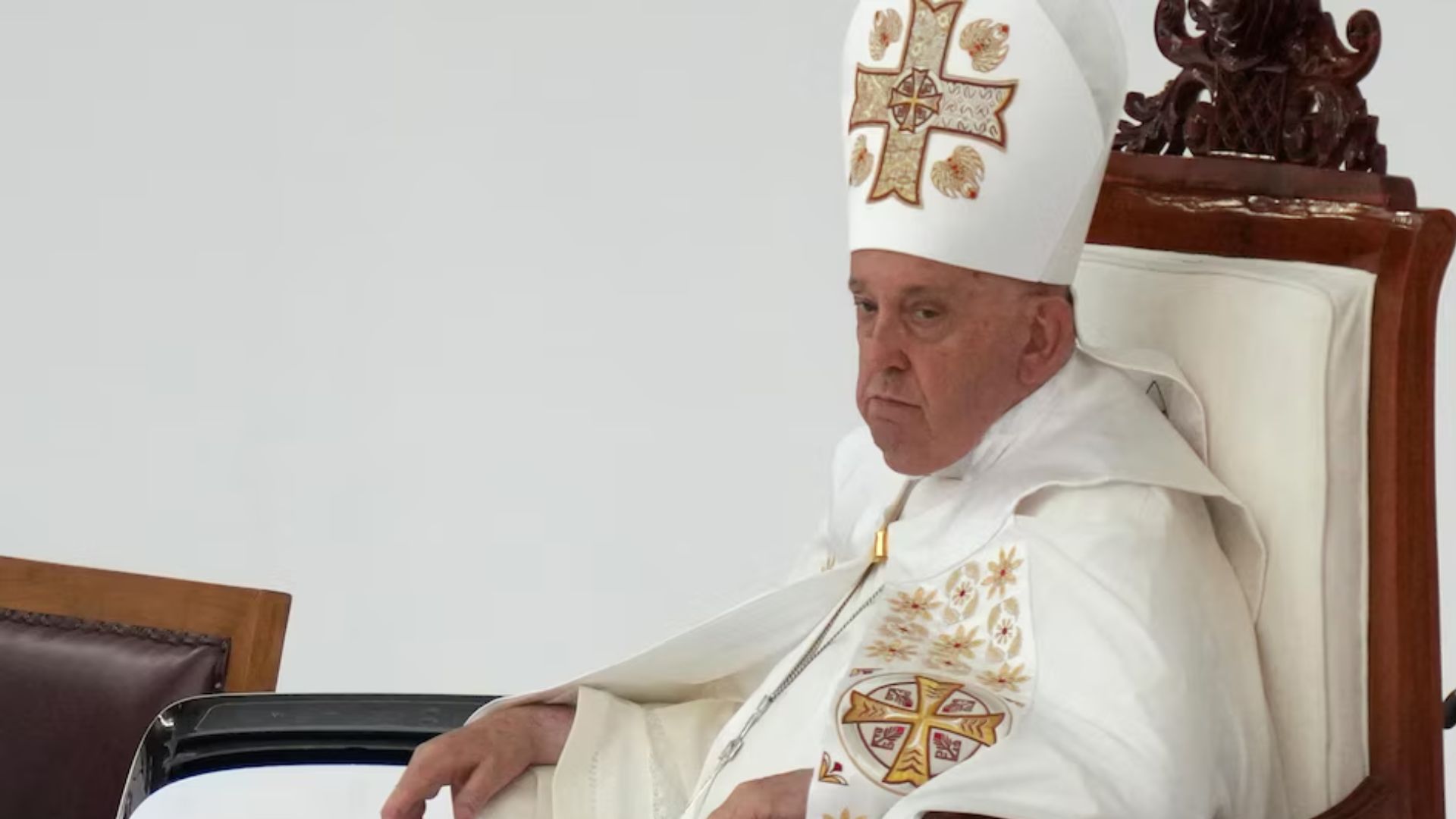 Pope Francis to use handmade chairs by Indian-origin carpenter during ...