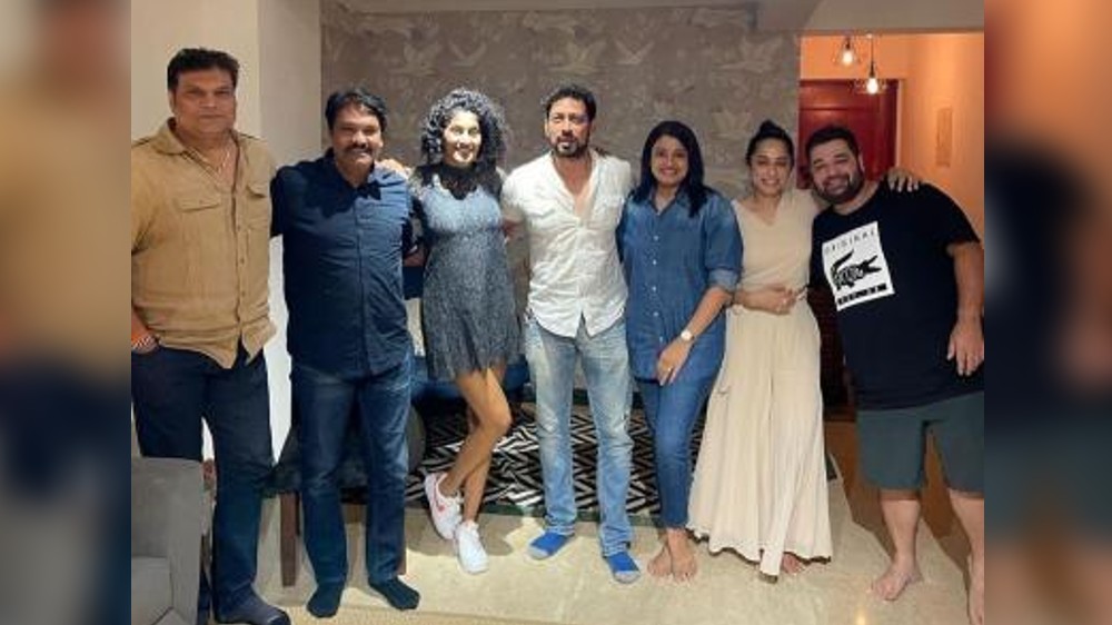 'CID' actors Daya, Abhijeet, Fredricks reunite for a get-together