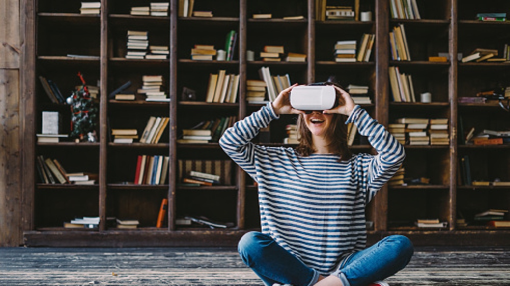 Travelling VR library comes to city