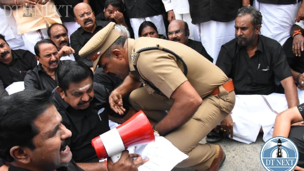 OPS hand-in-glove with Stalin trying to destroy AIADMK, claims EPS