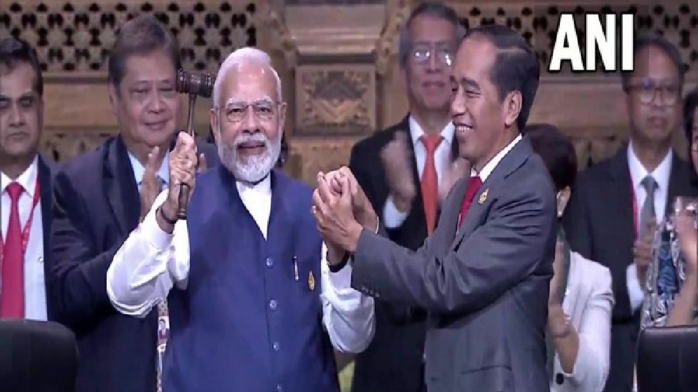Indonesia hands over G20 presidency to India