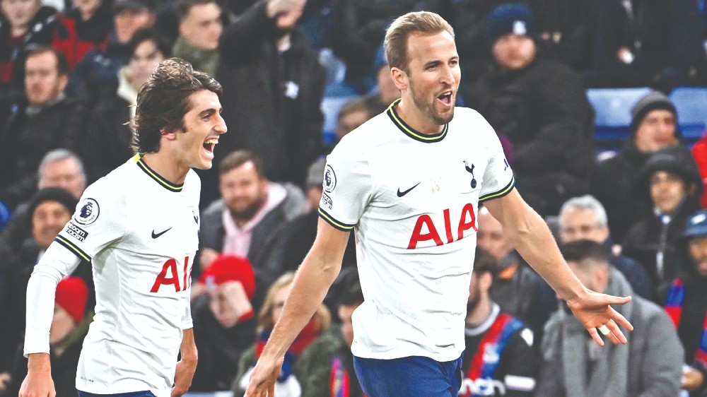 Kane’s brace helps Spurs thrash Palace