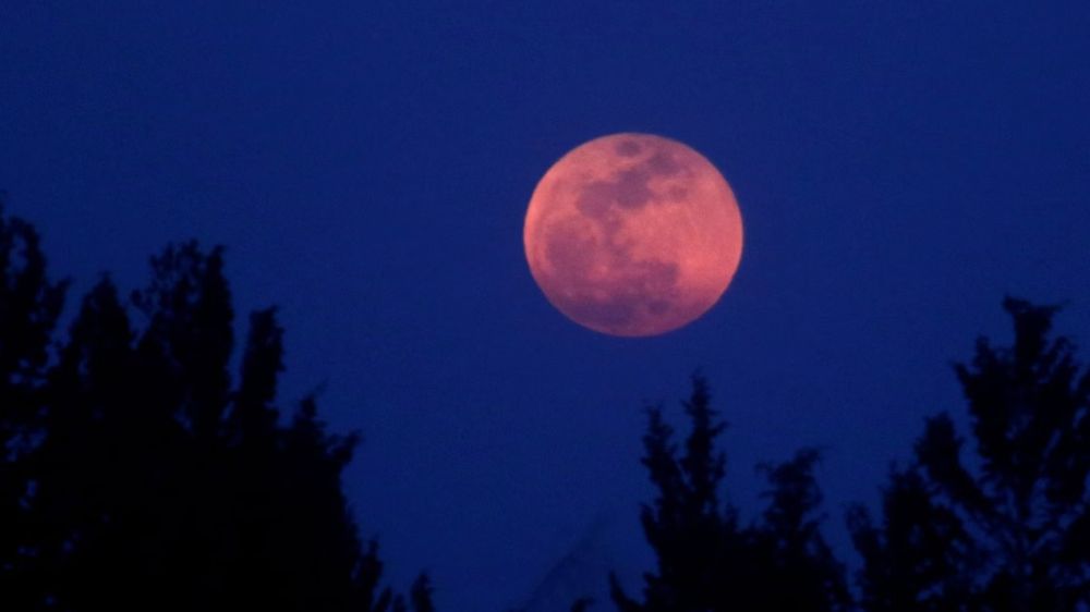 What time is it on moon? Europe pushing for lunar time zone