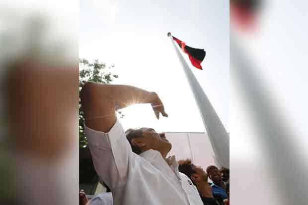 DMK chief Stalin unfurls mega party flag on 114-ft high mast