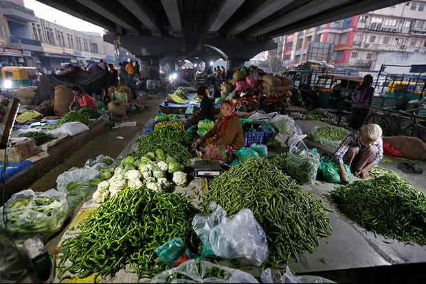 Will meet fiscal deficit target: Garg