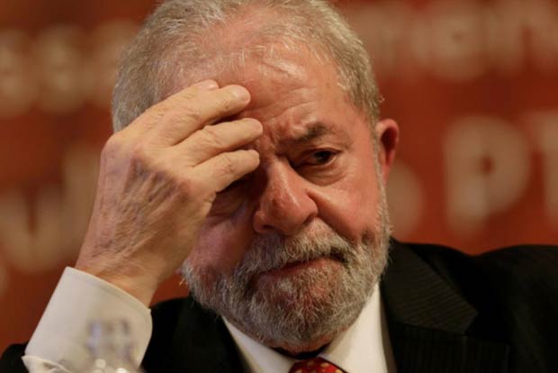 Brazilian judge blocks ruling to release Lula