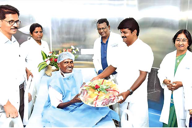 Minister’s pat for MMC docs on 1st successful stem cell transplant