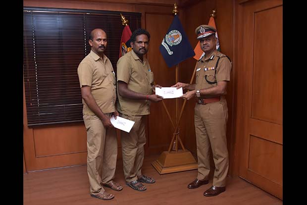 MTC bus driver, conductor rewarded for returning bag with Rs 2.47 lakh ...