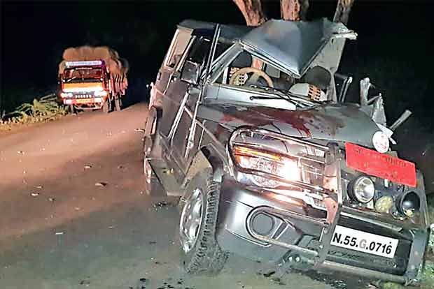 Viralimalai tahsildar returning after sand raid dies in car crash
