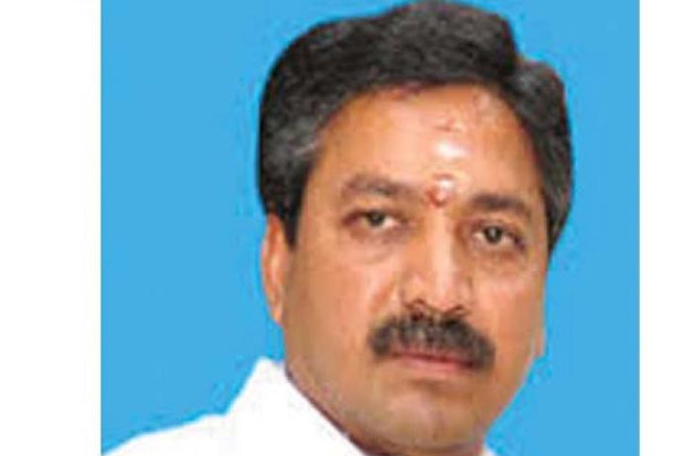 Jayakumar stands with Law Minister