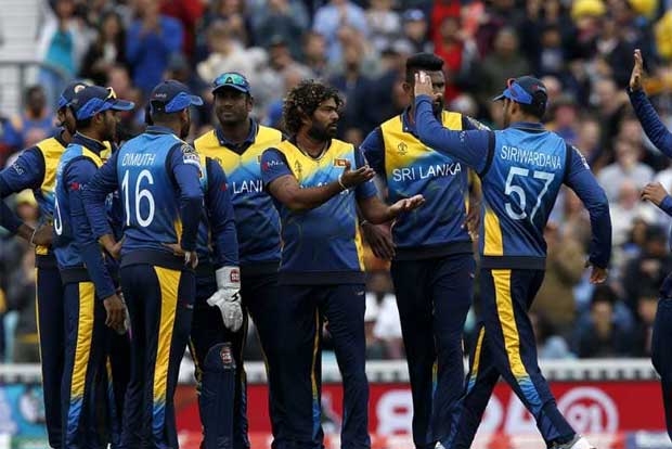 Malinga, Mathews keep Sri Lanka's World Cup semifinal hopes alive