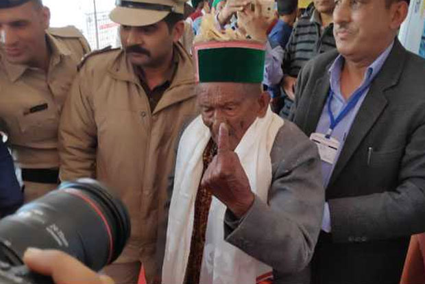India's first voter Shyam Saran Negi casts vote for 37th time