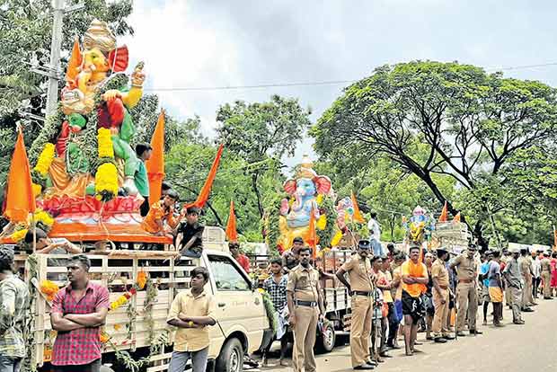 34 idols taken out in procession in Sengottai