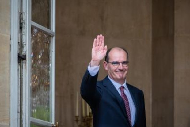 French gov't mandates face masks on Paris streets