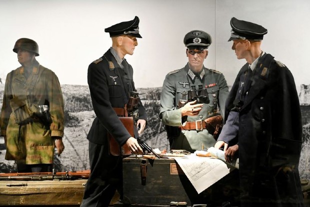 Thieves steal rare Nazi uniforms, weapons from Dutch museums