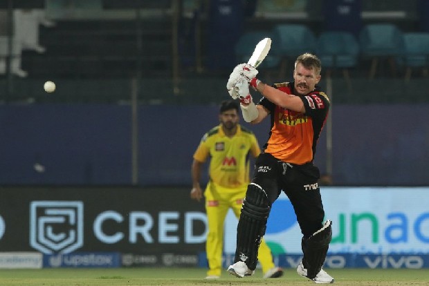 Warner takes 'full responsibility' after slow knock in Hyderabad's loss
