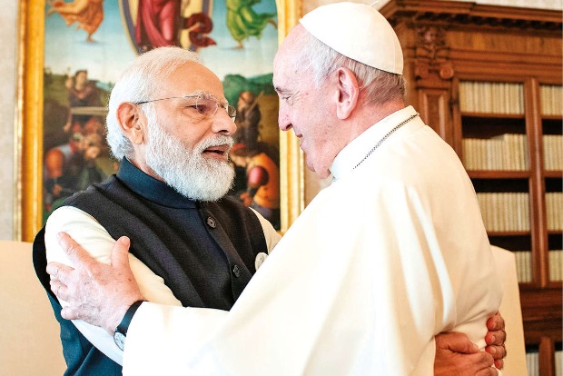 Pope accepts Modi’s invitation to visit India