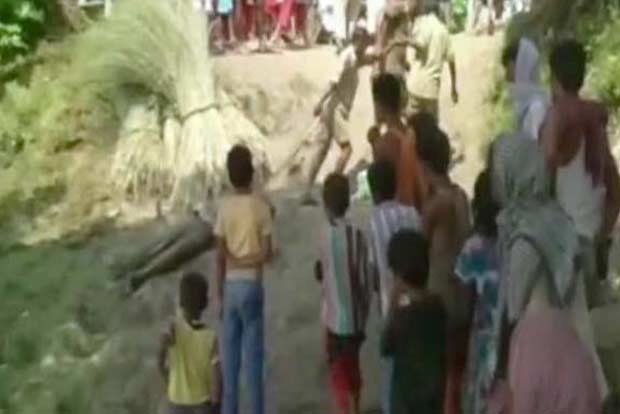 Bihar cops brutally drag body with rope around neck