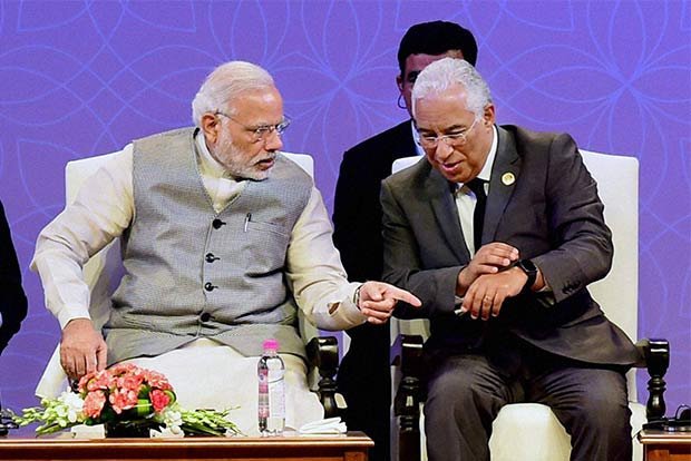 Modi slams ‘worshippers of black money’