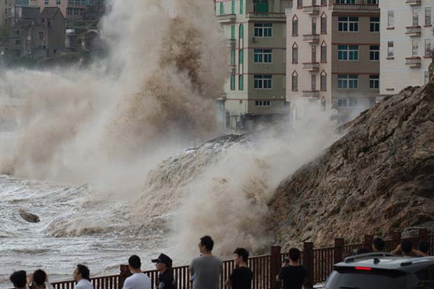Powerful typhoon hits Japan
